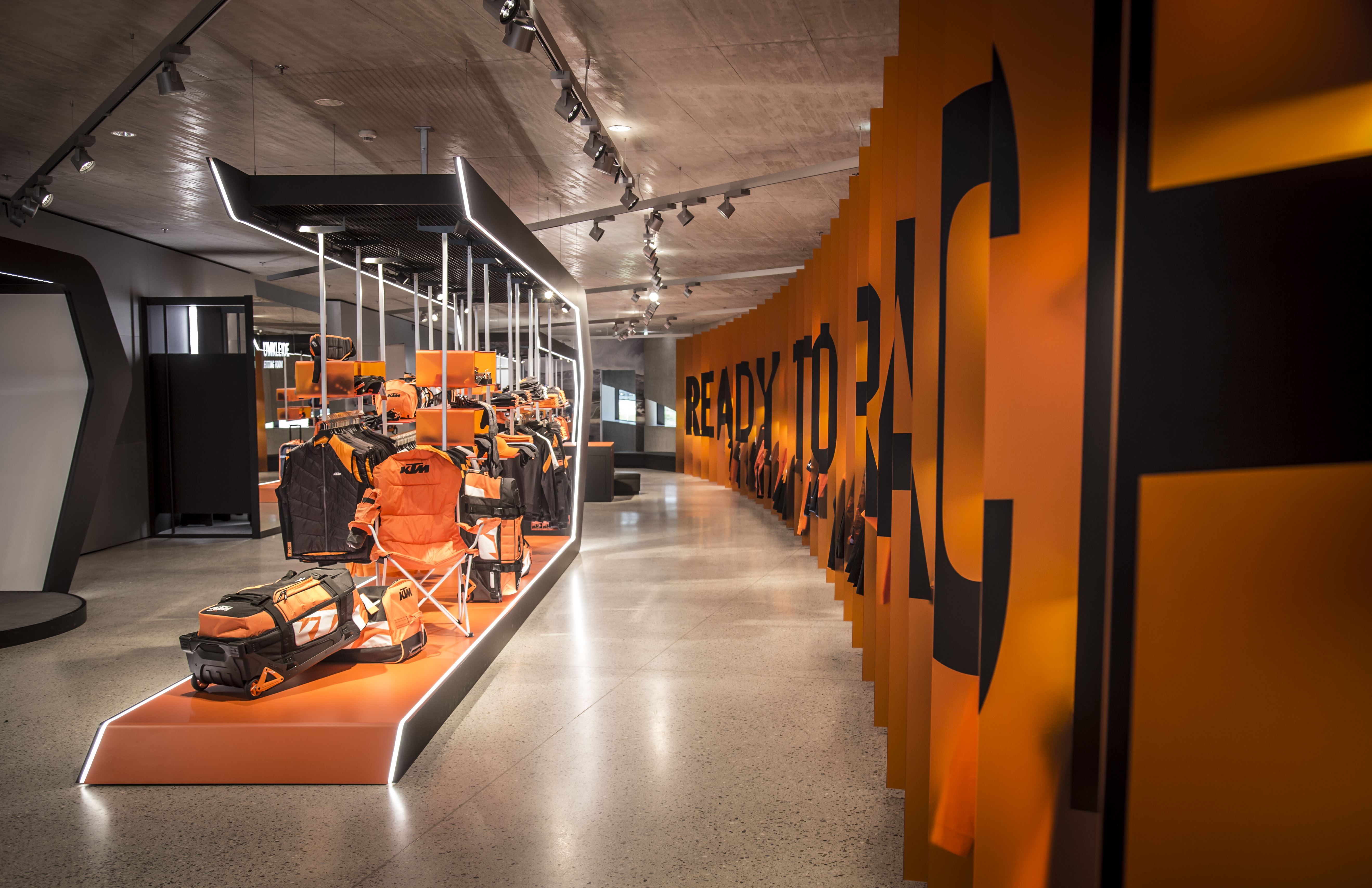 KTM Motohall: Shopping&Lifestyle | Motorradreporter