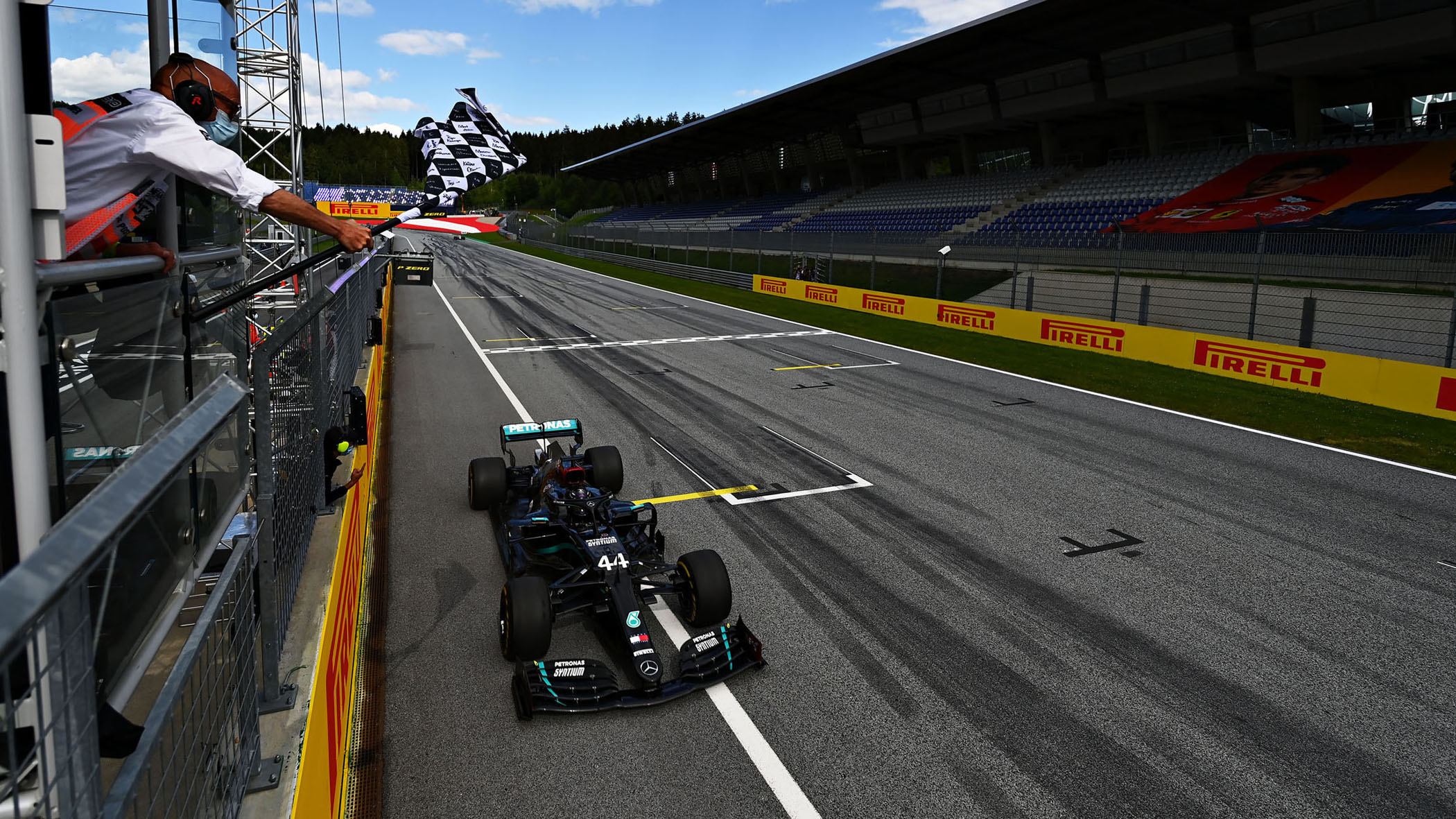 Hamilton siegt beim ersten Steiermark GP 2020 | Motorradreporter