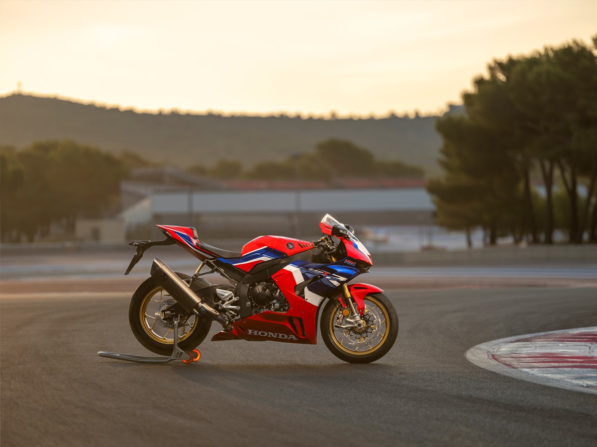 CBR1000RR-R Fireblade SP 30th Anniversary | Motorradreporter