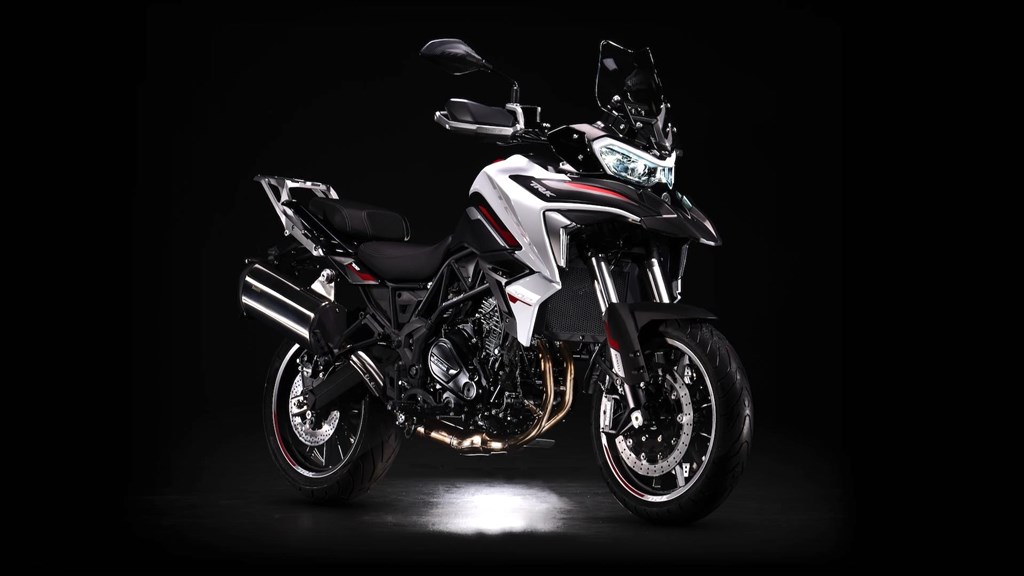 EICMA 2022 Benelli erweitert das Tourensortiment mit der TRK 702 und ...