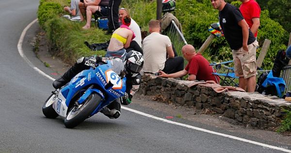 Julian Trummer steigt bei der TT 2019 in die Superbike-Klasse auf ...