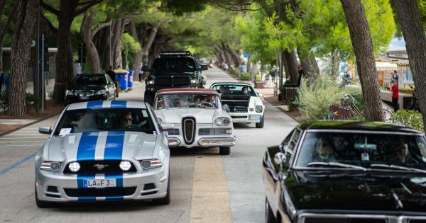 US Car on the Beach 2024: Amerikanische Autos im Mittelpunkt der ...